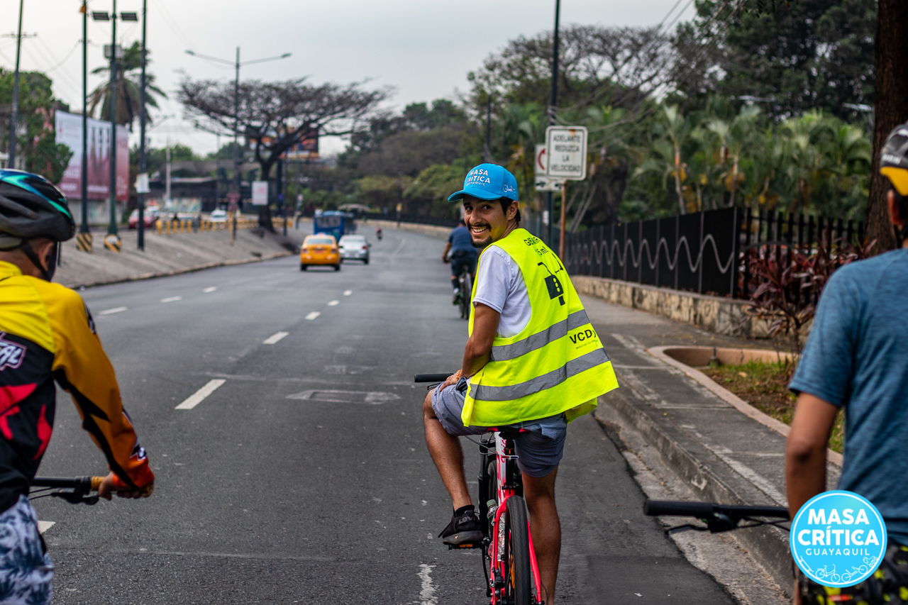 Con pedaleada blanca, Masa Crítica Guayaquil recordó a víctimas de ...